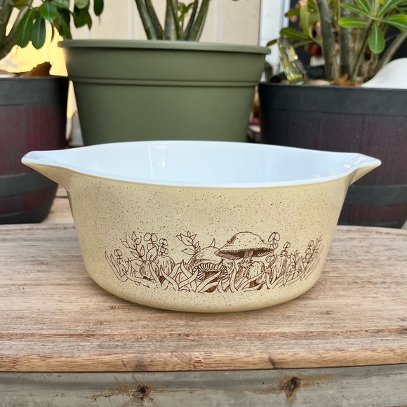 Pyrex | Kitchen | Vintage Pyrex Forest Fancies Casserole Dish476b 25 Qt ...